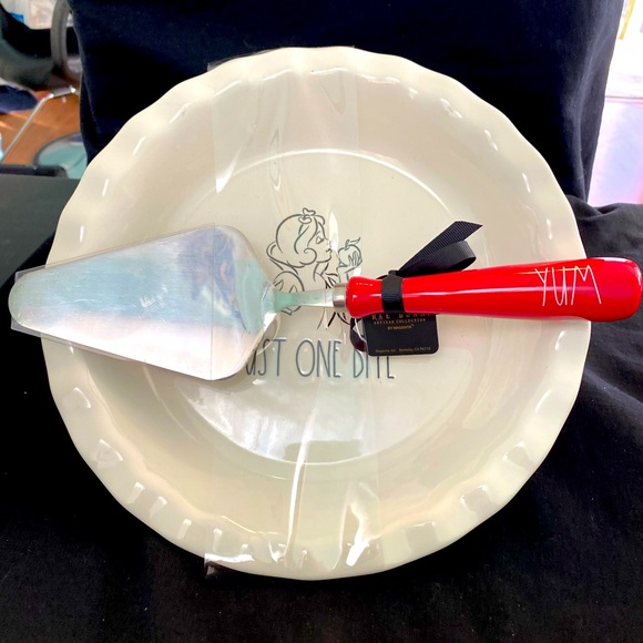 Rae Dunn | Kitchen | Rae Dunn Disney Snow White Just One Bite Pie Dish ...